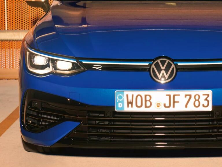 【ゴルフ8R発表】スペック、機能、価格を先代と比較！とみっちはゴルフ7.5Rヴァリアントから乗り換え！？ | とみっちカーライフ